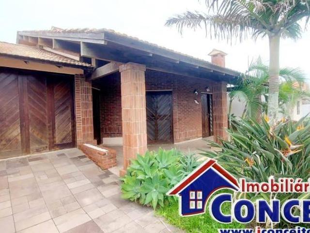 C554 Linda residência localizada próxima ao mar em Mariluz