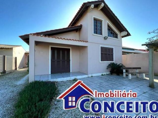 C575 Excelente residência com 03 dormitórios no balneário Presidente