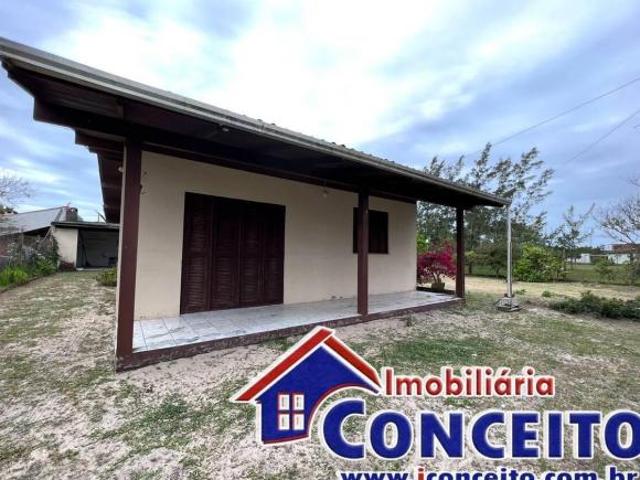 C738 Residência com 3 dormitórios localizada no balneário Presidente
