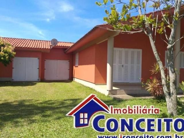 C764 Ótima residência a 250 metros do mar no balneário Santa Terezinha