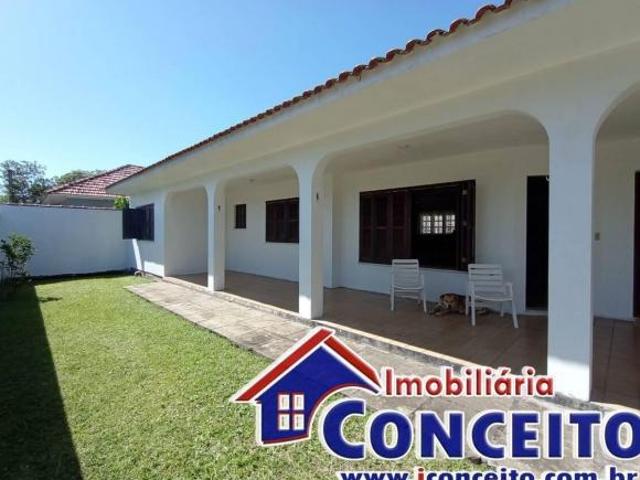 C806 Linda residência com 3 dormitórios localizada em Santa Terezinha