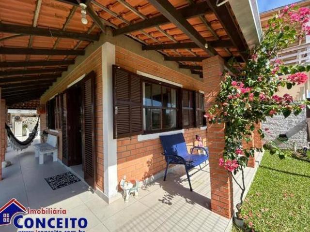 C867 Linda residência a 250 metros do mar no balneário Santa Terezinha