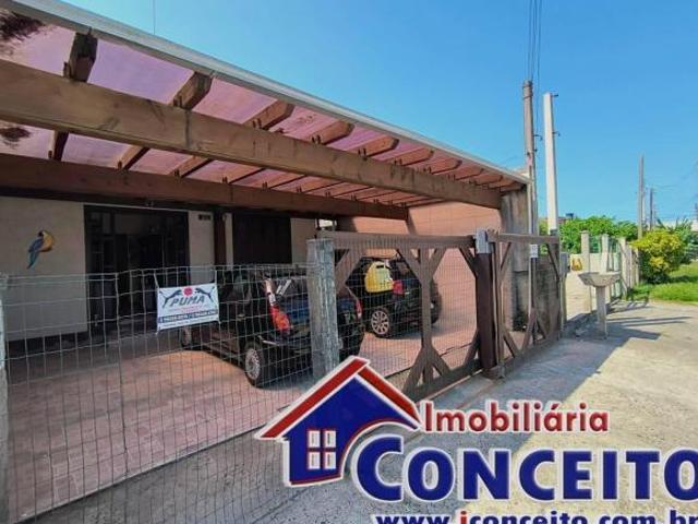 C890 Linda residência em região de moradores no balneário Nova Nordeste