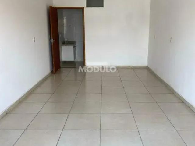 Cômodo comercial para locação no Bairro São Jorge