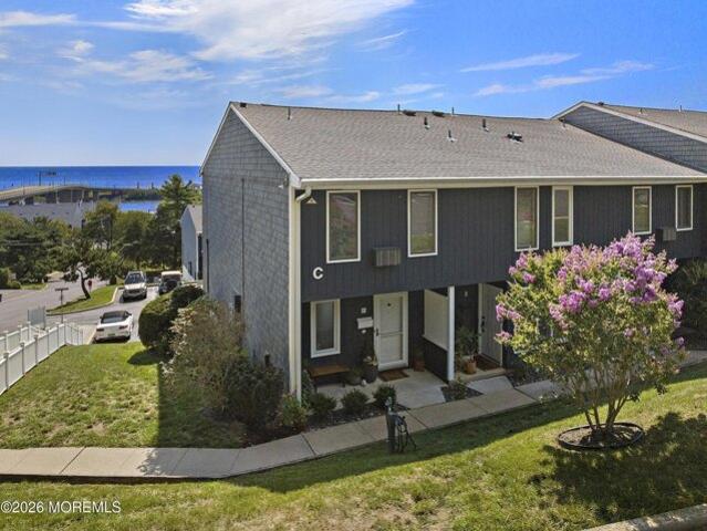 C Hillside Ct, Highlands, Condo For Sale