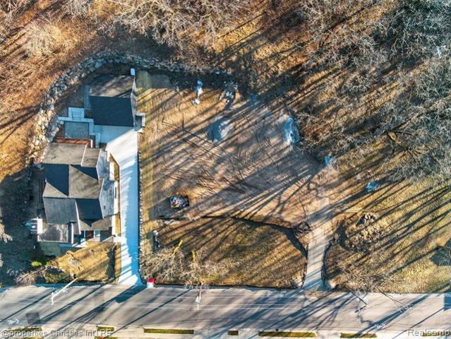 C Randolph St N, Northville, MI 48167