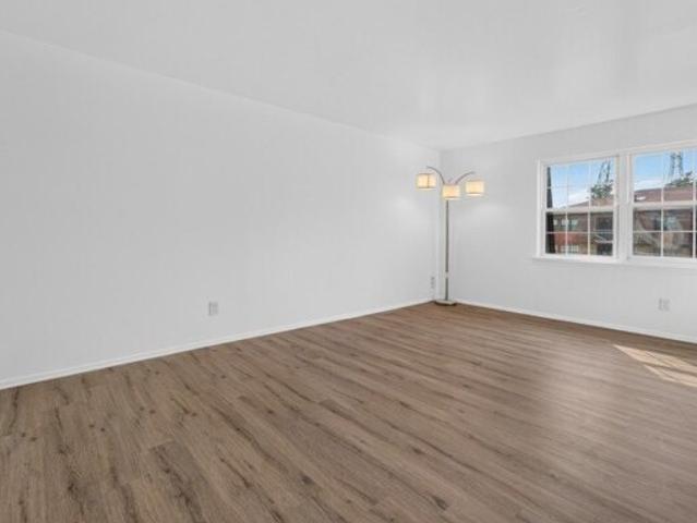 C Sierra Ct, Woodbridge, Condo For Sale