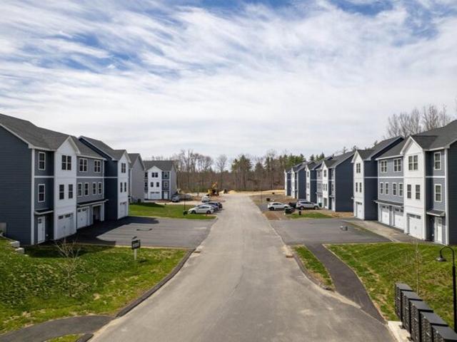 C The Crossings At Village Ctr, Barrington, Home For Sale