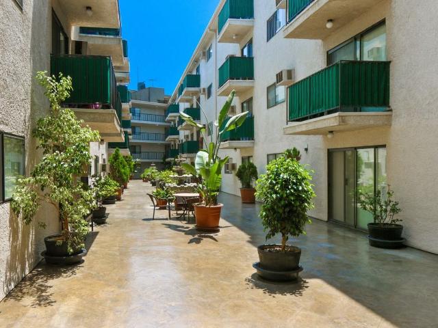 CCA Columbia Court Apartments LP dba Tuscani Villas 1 Bedroom Apartment for Rent at 369 Columbia Ave, Los Angeles, CA 90017 Westlake