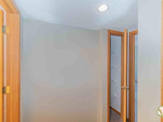CCRT 1 Bedroom Apartment for Rent at Charleston Court Apts & THs, Lincoln, NE 68505 Meadowlane