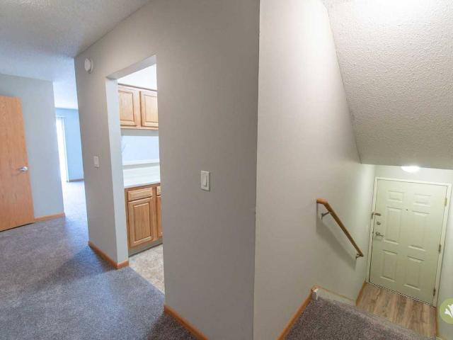 CCRT 2 Bedroom Apartment for Rent at Charleston Court Apts & THs, Lincoln, NE 68505 Meadowlane