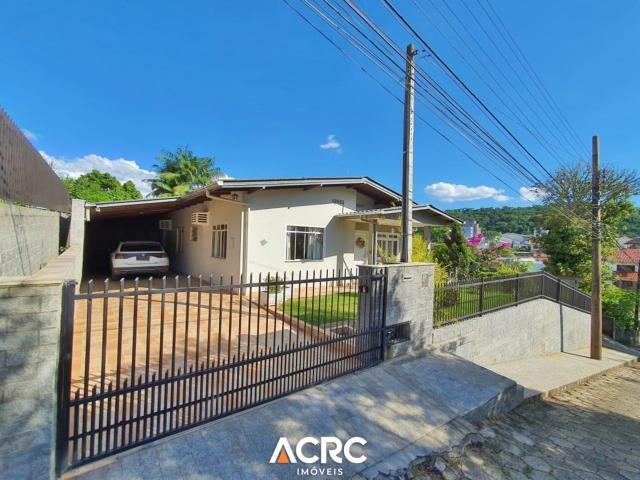 CA03906 Casa Para Locação no Bairro Água Verde em Blumenau