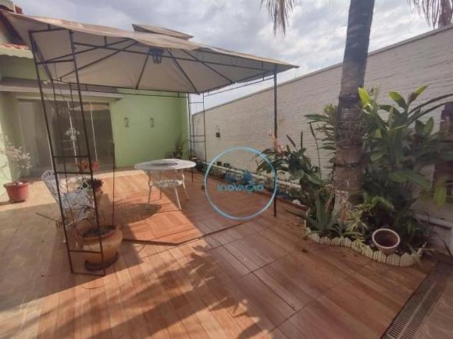 CA 668 Casa em São Pedro / SP com 3 dormitórios à venda, 215 m² por R$ 650.000 Vila Rica