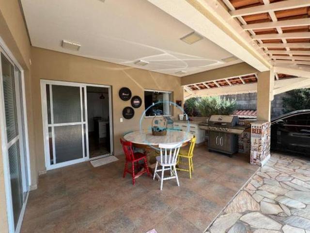 CA 808 Casa com 4 dormitórios à venda, 240 m² por R$ 1.500.000 Jardim Botânico São Pedro/SP