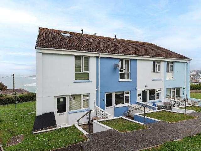 Camullas Way, Newquay TR7 2 bed terraced house to rent £1,295 pcm £299 pw