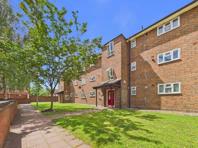 Cam Green, South Ockendon, Essex RM15, 1 bed flat to rent, £1,100 pcm | PrimeLocation