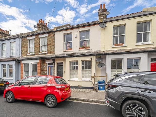Camac Road, Twickenham, TW2 2 bed apartment to rent £2,300 pcm £531 pw