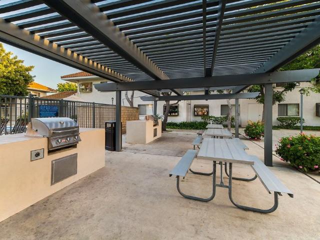 Camarillo Oaks 2 Bedroom Apartment for Rent at 921 Paseo Camarillo, Camarillo, CA 93010