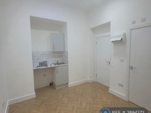 Camberwell Church St, London, SE5 Studio to rent £1,295 pcm £299 pw