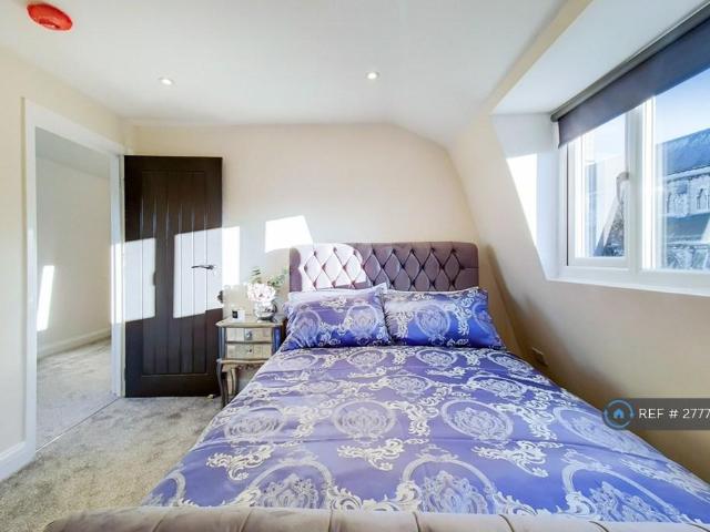 Camberwell Church Street, London, SE5 1 bed in a flat share to rent £1,066 pcm £246 pw