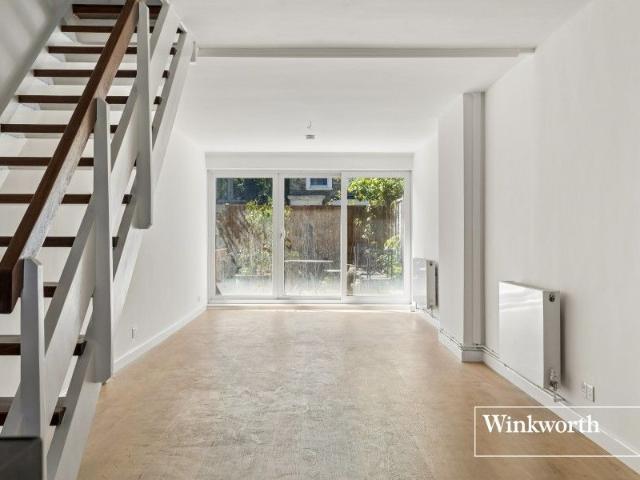 Camberwell Church Street, London SE5, 2 bed flat to rent, £2,500 pcm | PrimeLocation