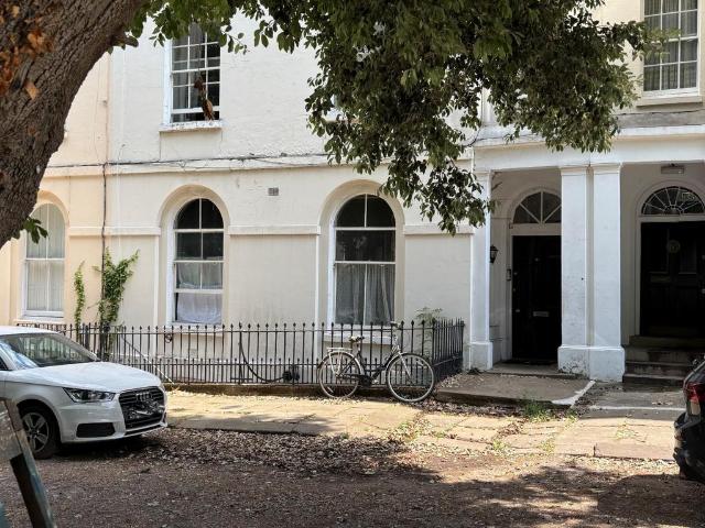 Camberwell Grove, Camberwell, London. 3 bed flat to rent £3,000 pcm £692 pw