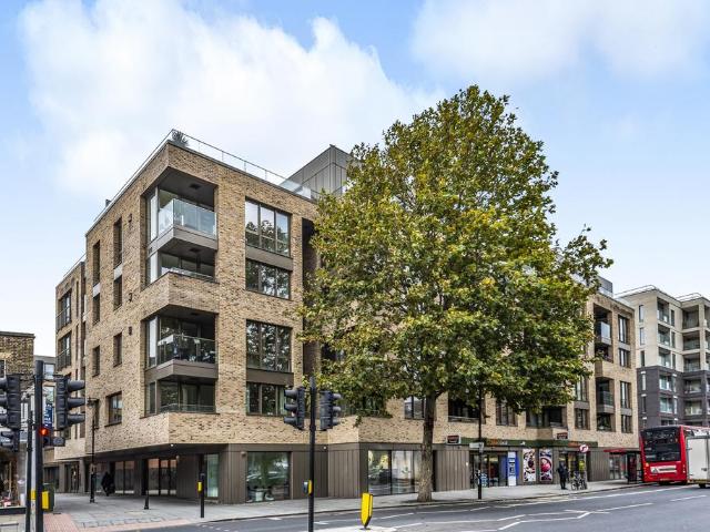 Camberwell Passage London SE5 2 bed flat to rent £2,500 pcm £577 pw
