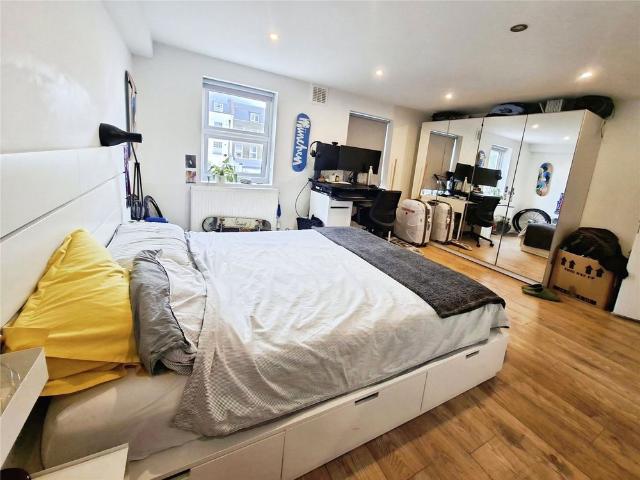 Camberwell Road, London, SE5 0EE
