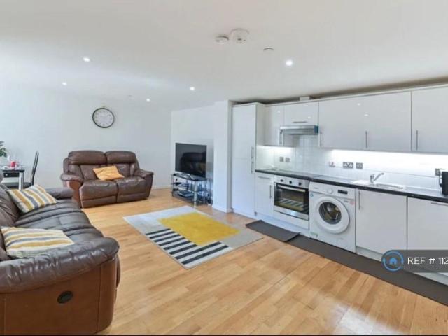 Camberwell Road, London, SE5 2 bed flat to rent £2,250 pcm £519 pw