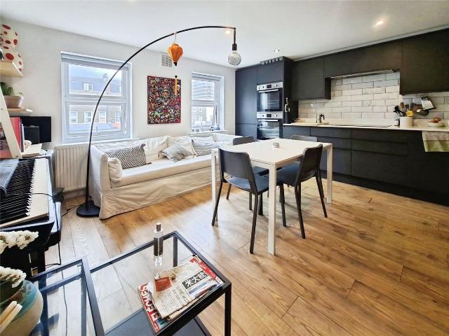 Camberwell Road, London SE5, 3 bed flat to rent, £3,500 pcm | PrimeLocation