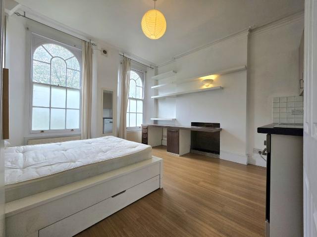 Camberwell Road, London SE5, Room to rent, £1,200 pcm | PrimeLocation