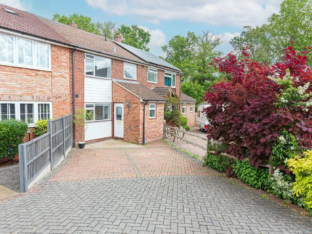 Camberey, Surrey GU15, 3 bed terraced house to rent, £1,800 pcm | PrimeLocation