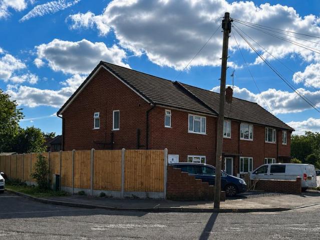 Camberley 3 bed semi detached house to rent £2,250 pcm £519 pw