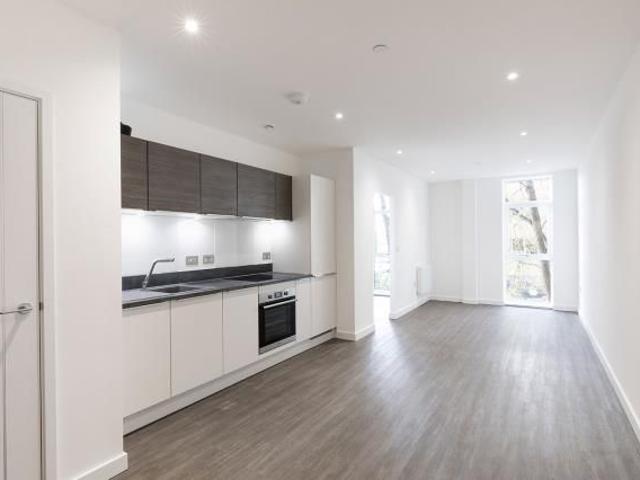 Camberley, Surrey GU15, 1 bed flat to rent, £1,040 pcm | PrimeLocation