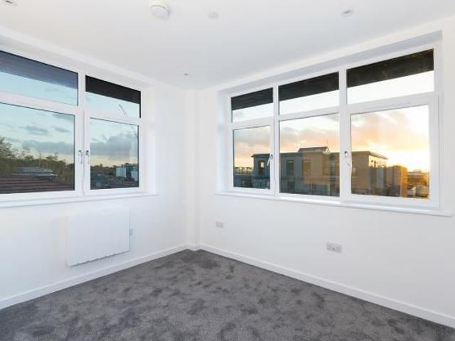 Camberley, Surrey GU15, 1 bed flat to rent, £1,050 pcm | PrimeLocation