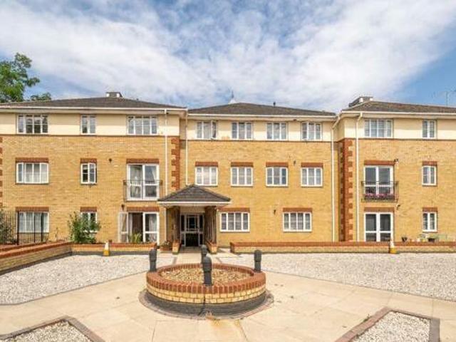 Camberley, Surrey, 2 Bedroom Flat