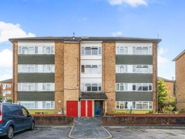 Camberley, Surrey, 3 Bedroom Flat