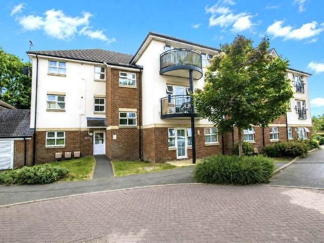 Camborne Close, Bishopstoke, Eastleigh SO50, 2 bed flat to rent, £1,150 pcm | PrimeLocation