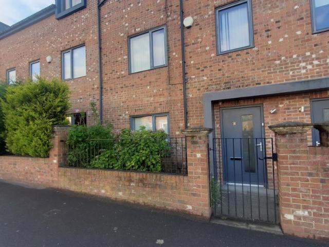 Cambourne Park, Durham Road. 4 bed terraced house to rent £1,595 pcm £368 pw