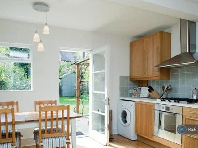 Cambray Road, London, 1 Bedroom Flat
