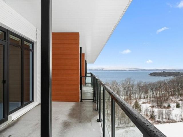 Cambrian Way Unit,burlington, Condo For Sale