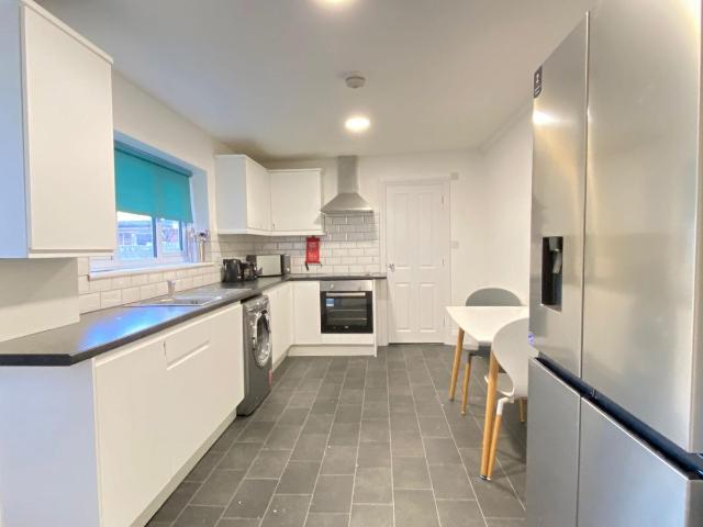 Cambrian Grove, Gravesend, Kent DA11, Room to rent, £625 pcm | PrimeLocation