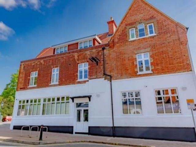 Cambridge Court, Camberley GU15, 1 bed flat to rent, £1,270 pcm | PrimeLocation