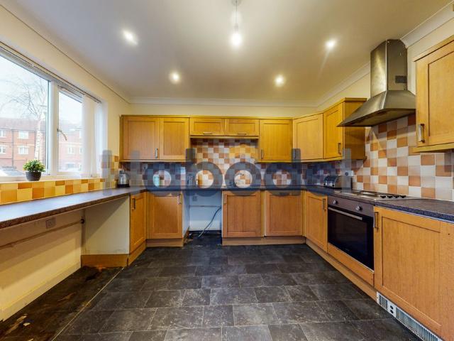 Cambridge Court, Tindale Crescent, Bishop Auckland DL14, 2 bed flat to rent, £495 pcm | PrimeLocation
