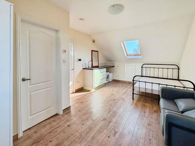 Cambridge CB4, Room to rent, £950 pcm | PrimeLocation