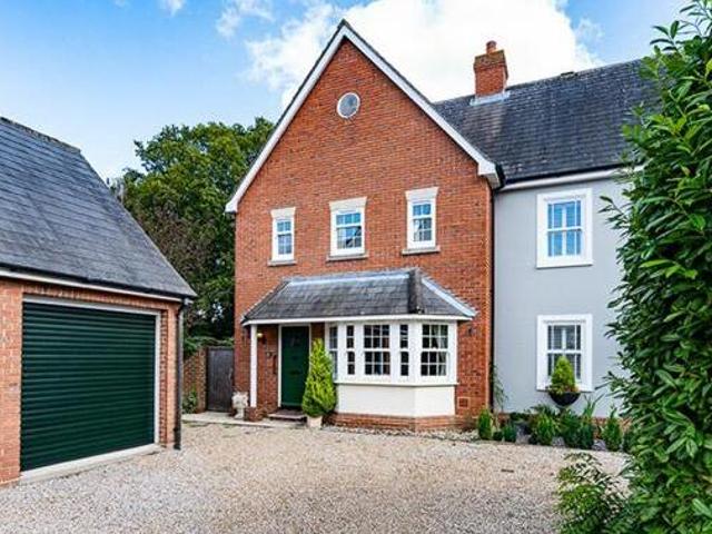 Cambridge Close, Stock, 3 Bedroom Semi detached