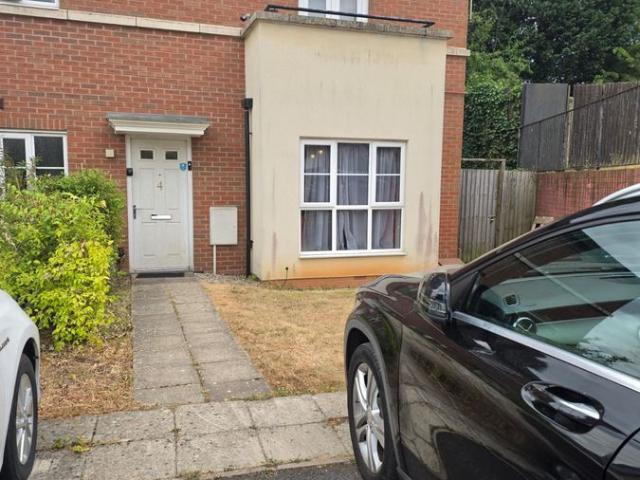 Cambridge Crescent, Birmingham B15, 2 bed maisonette to rent, £1,250 pcm | PrimeLocation