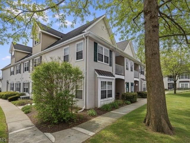 Cambridge Ct, Clifton, Condo For Sale