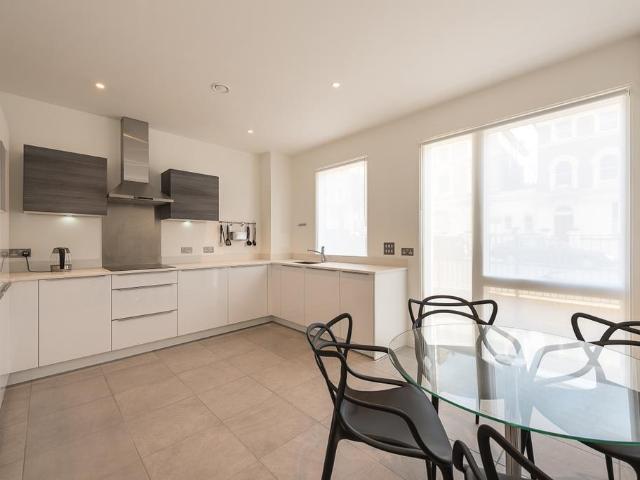 Cambridge Avenue, NW6 3 bed apartment to rent £3,750 pcm £865 pw