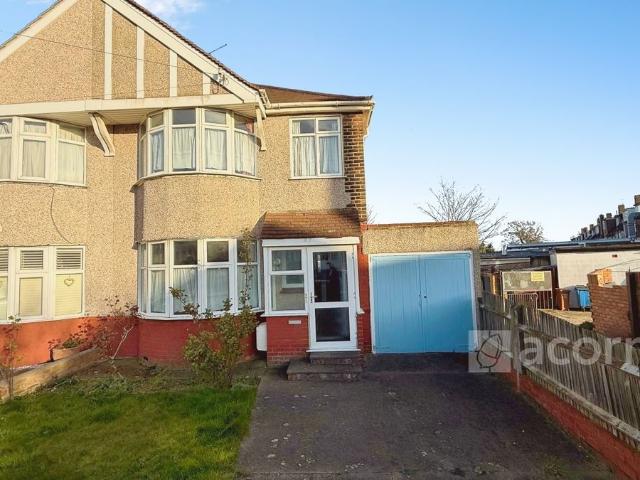 Cambridge Avenue, Welling DA16, 3 bed semi detached house to rent, £2,000 pcm | PrimeLocation